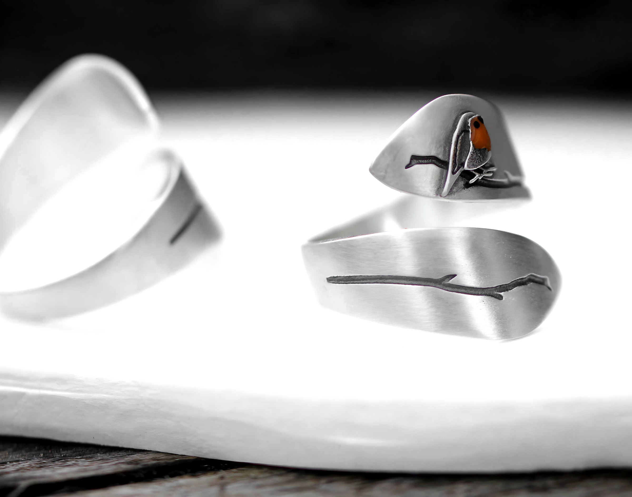Villa Sorgenfrei Schmuckmanufaktur - Red Robin Bird twisted ring. 925 ...