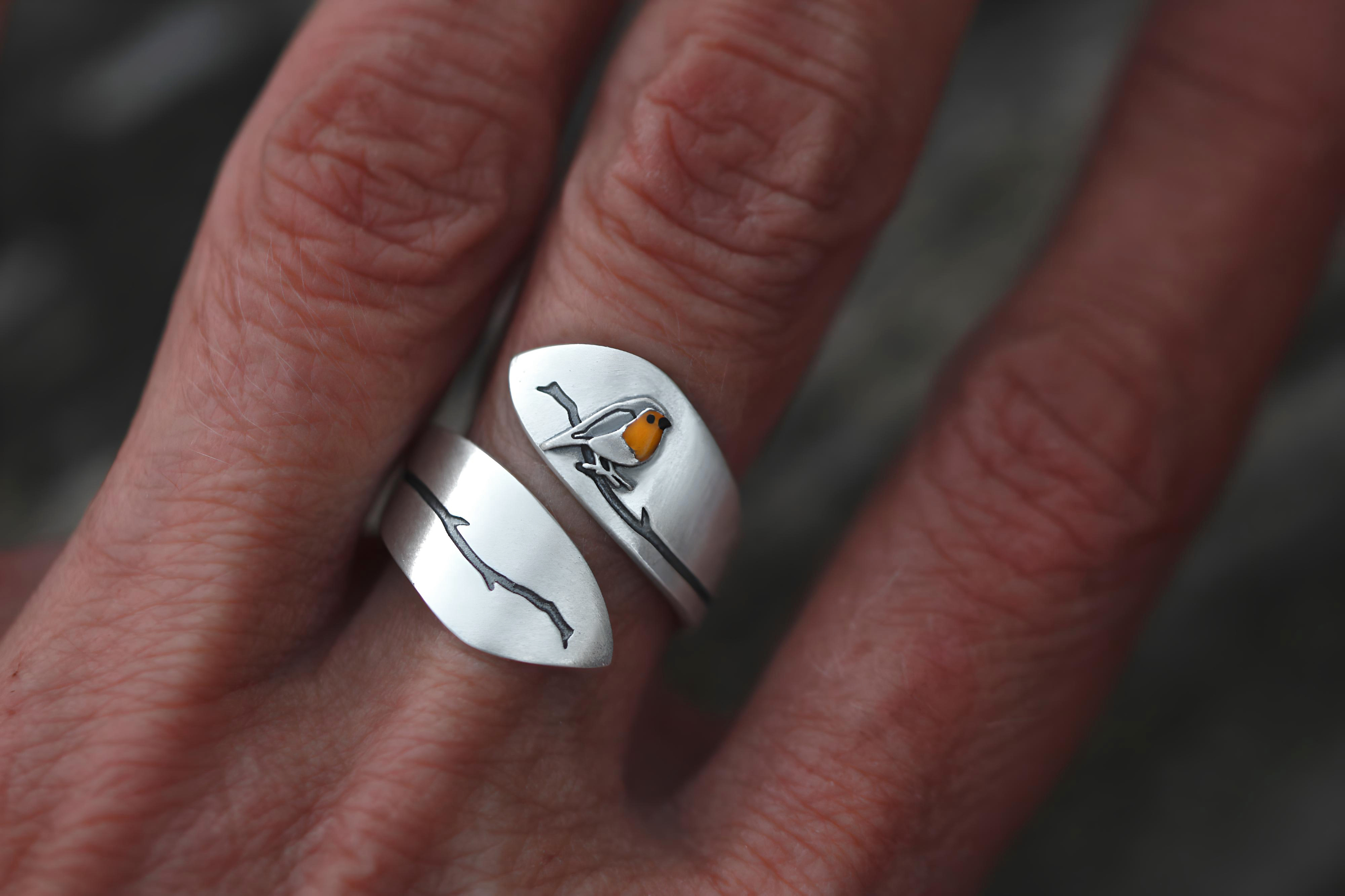 Villa Sorgenfrei Schmuckmanufaktur - Red Robin Bird twisted ring. 925 ...